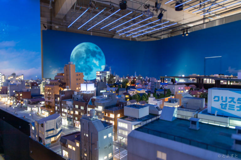 SMALL WORLDS TOKYO の営業日・営業時間・アクセス方法を解説 動くミニチュアテーマパークが東京・有明に誕生 | とよすと ...